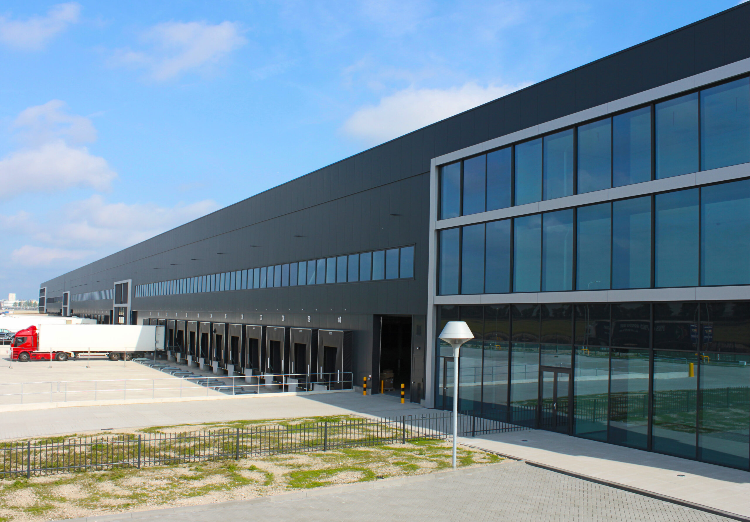BONDED SERVICES LEASES 11,000 SQM IN AMS CARGO CENTER - PROPTIMIZE